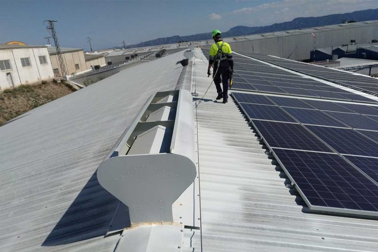 ¿Qué es una línea de vida y cómo funciona? | Blog | WorkProtec